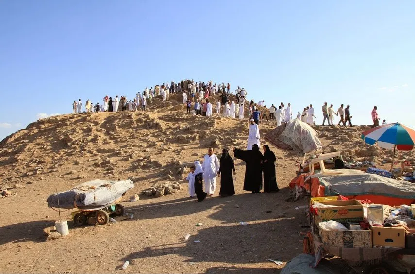 Jabal Rumat (Jabal Ainain) | ARTIKEL | ELHALAL Tour